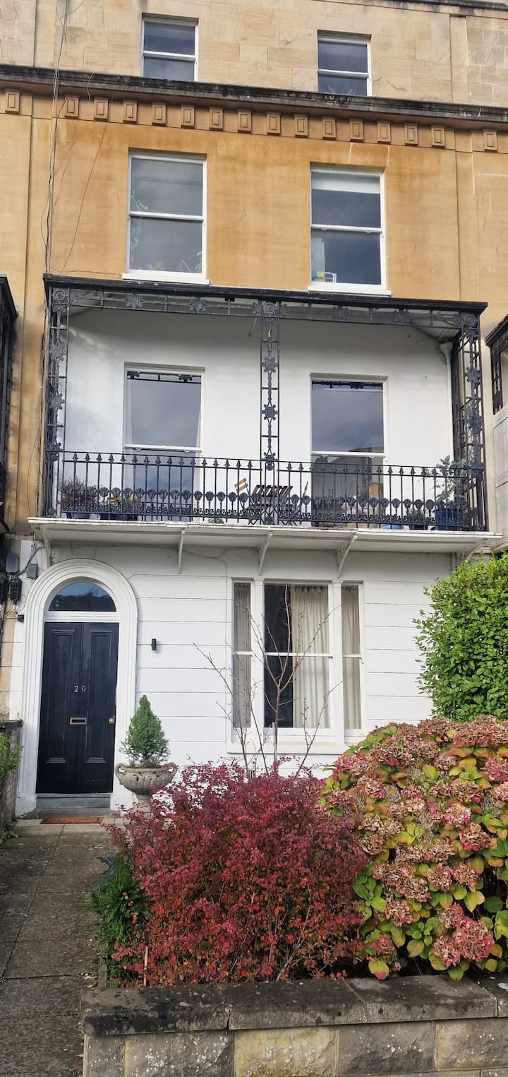 2 Bed Apartment
Garden & Patio - Bristol