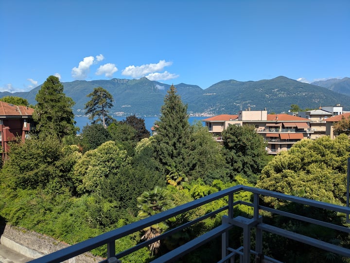 Lake & Mountain View Studio Luino | Free Parking - Luino