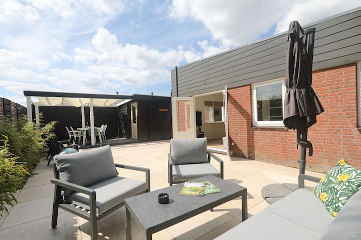 Modern Luxe Vakantiehuis – Nieuw Verbouwd In 2024 - South Holland