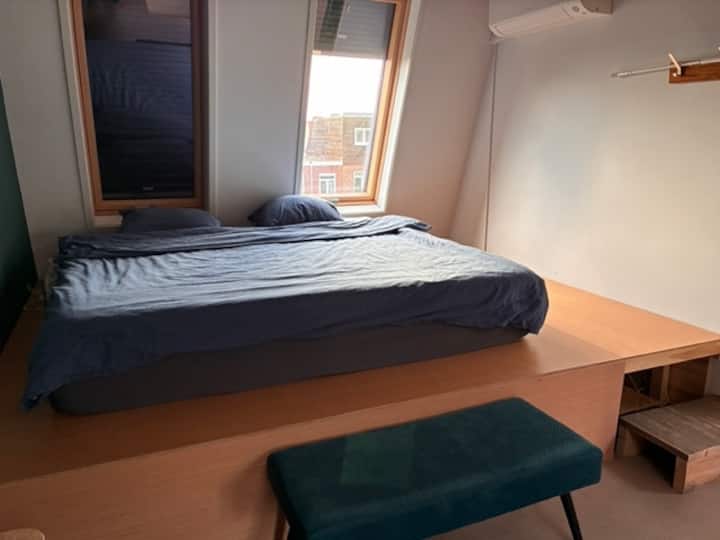 Zolderkamer, Kleine Kinderen Welkom - Zandvoort