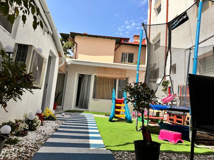 Baby Friendly 2 Rooms Apartment - Constanța