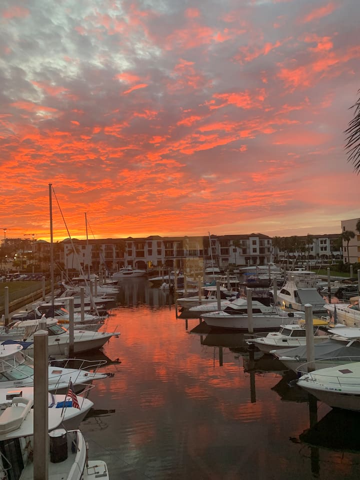 Downtown Marina Retreat - Naples, FL