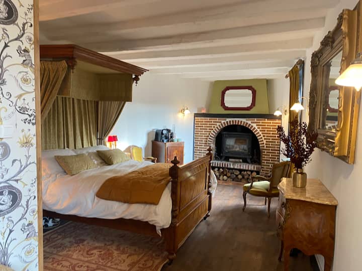 Double Deluxe Large
1 Bedroom
1 Private En-suite - Bellac