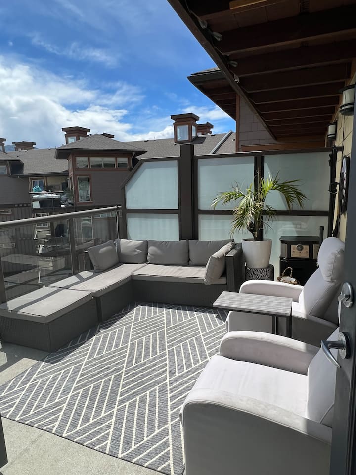 Lakefront/view Condo 2bd 2.5 Bth Top Floor W/loft - Peachland