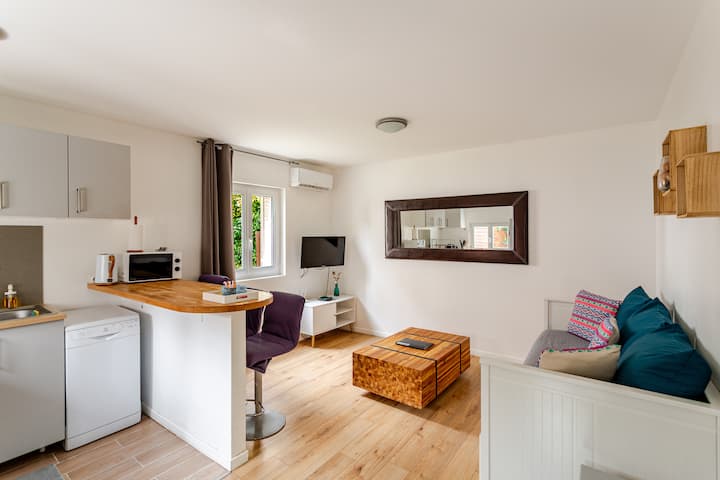 Charmant T2 Avec Véranda & Parking Privé - Villejuif