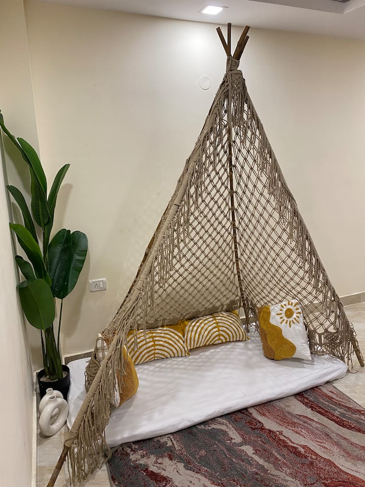 1 Bhk Condo In South Delhi. - Delhi
