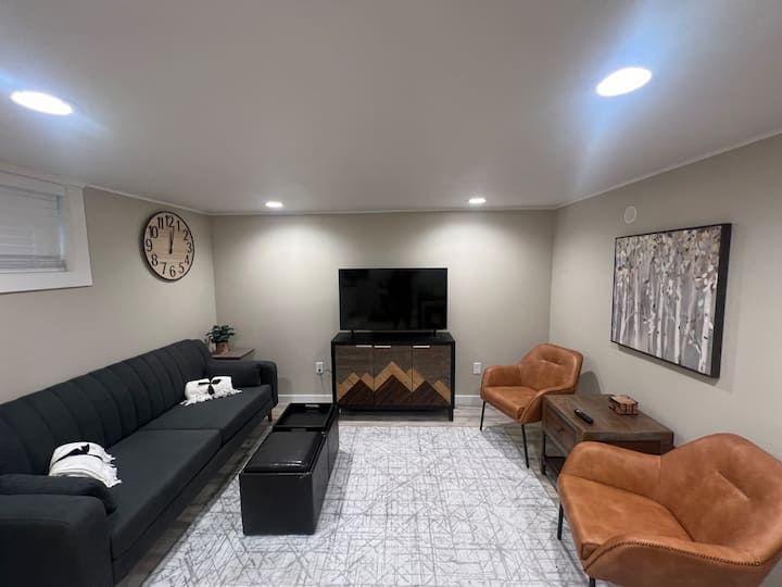 1-under Charmer
Mid-town Loveland - Loveland, CO