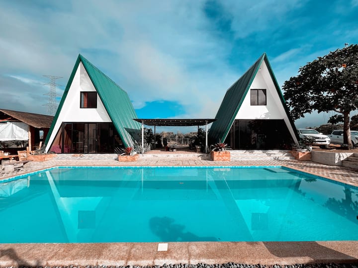 Zendaya's Cozy Cabin (2 Cabin + Nipa Hut) - Tuy