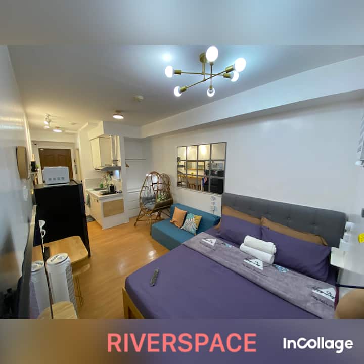 Studio W/ Queen Bed & Netflix Beside Waltermart - Muntinlupa