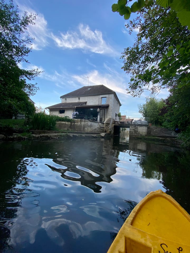 Ancien Moulin à Eau Avec Son îLe - Auxerre