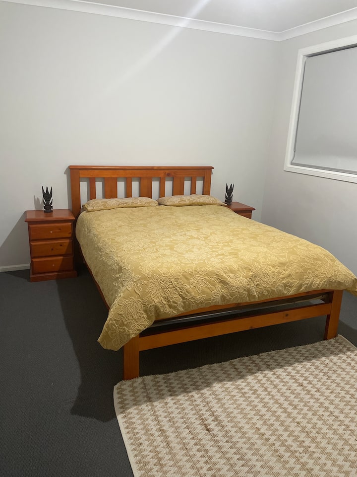 2 Spacious Bedroom In Beautiful Double Storey Home - Melton