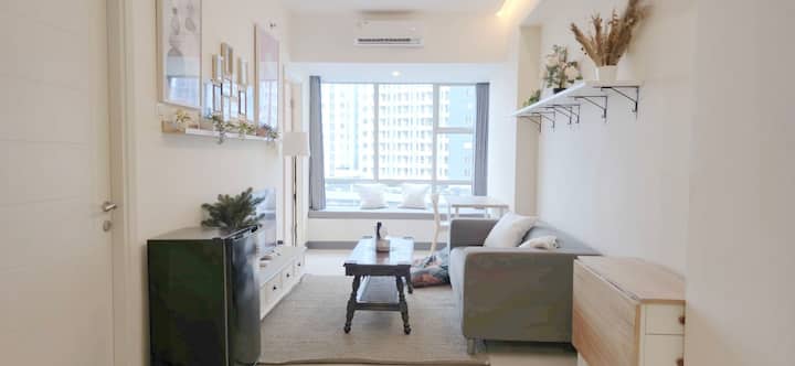 Stöckhölmm At Anderson Apartment - Surabaya