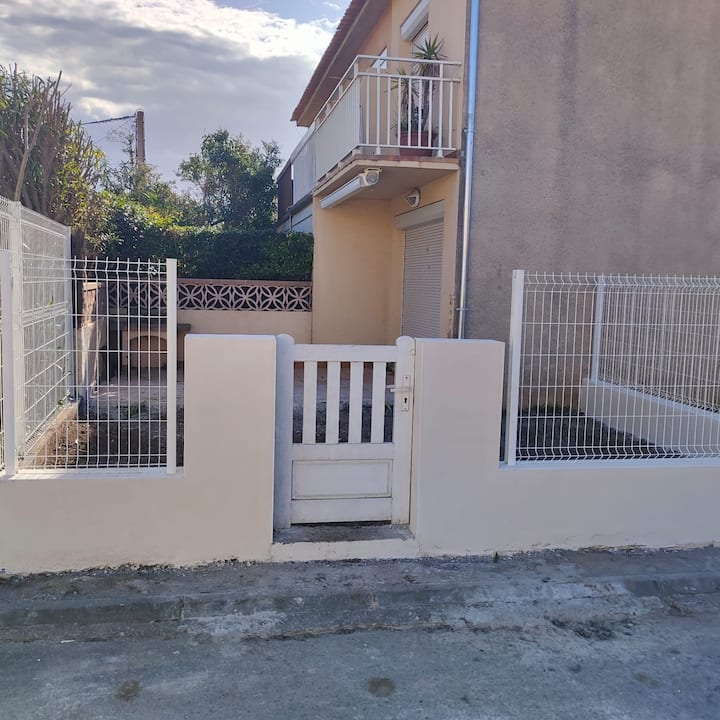 Près Commerces, De La Plage, St-pierre La Mer ! - Fleury