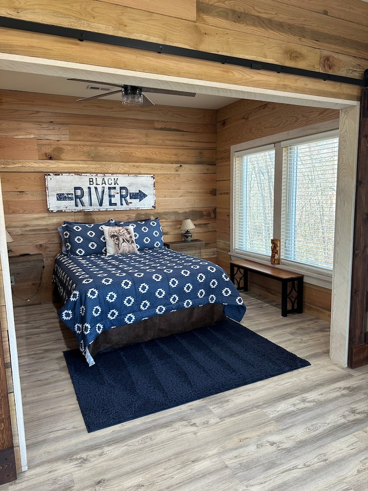 Cypress Bend Cabin W/hot Tub On Black River - Missouri