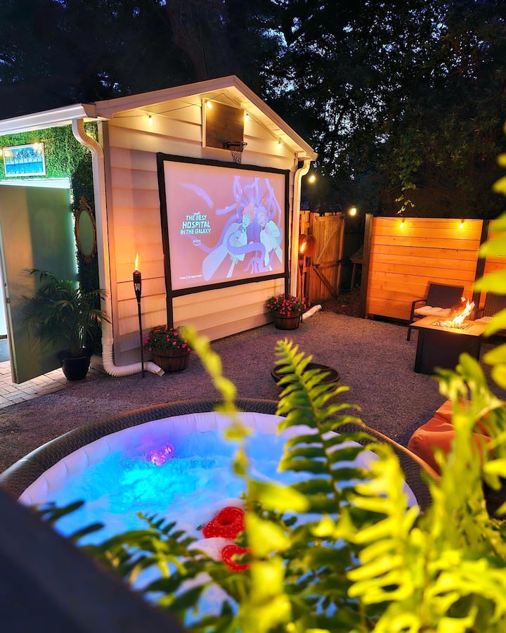Hot Tub & Free Wine !, Ping-pong, Pac-man Arcade - Tampa, FL