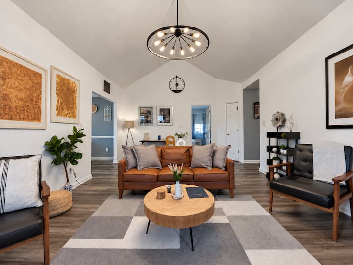 The Lofthouse 4 Bds I Private Fence I Pet Friendly - Warner Robins, GA