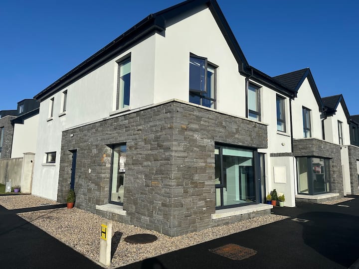 Home In The Heart Of Donegal Town - Donegal