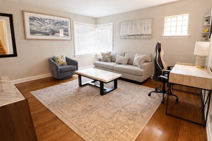 Cozy City | 1-br + Free Parking - St. Louis, MO
