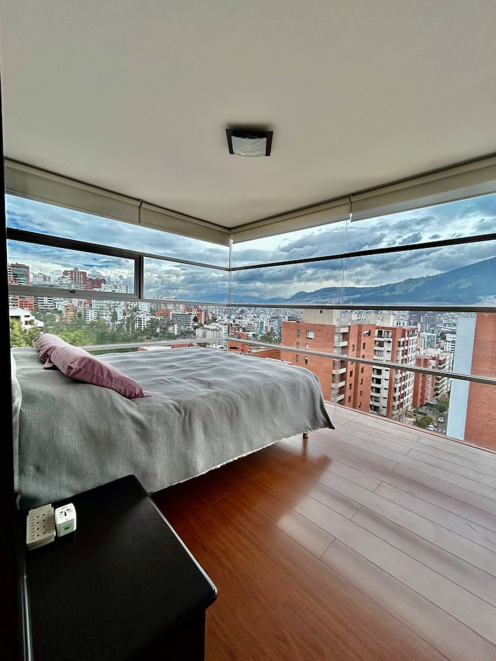 Depto Con Hermosa Vista - Quito