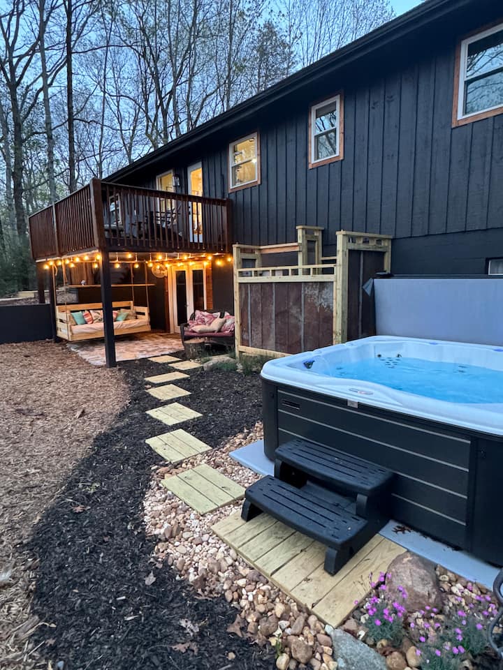 Luxe Sunset Views -Relax Near Roo Winery- Hottub! - Ellijay
