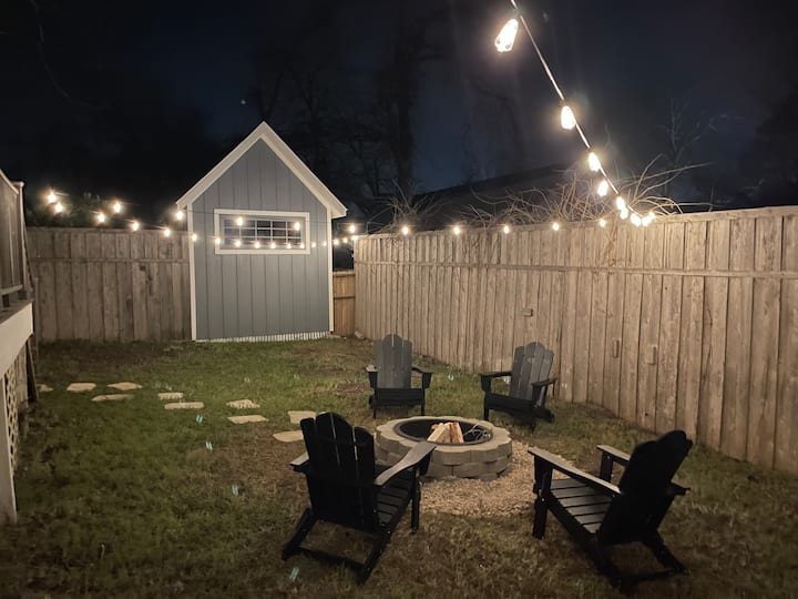 Fire Pit + 3 Bedrooms + Walk To Downtown Brenham! - Brenham, TX
