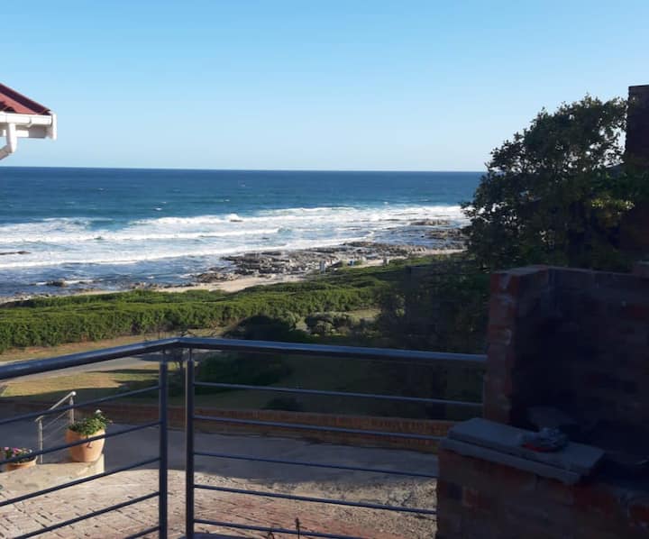 Elwe, Room For The Whole Family. - Still Bay