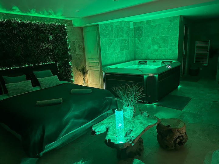 Love Room - Cassis