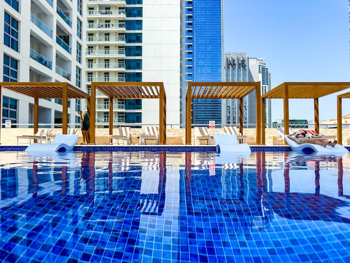 Wow Studio W/ Balcony And Canal View In Marina - Dubai