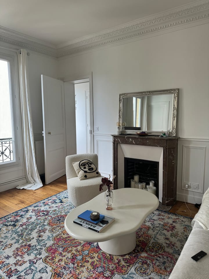 Elegant Apartment In Paris Montmartre - Paris