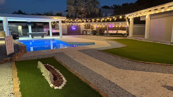 Luxury Resort-style Villa With Pool & Jacuzzi - Puerto Rico