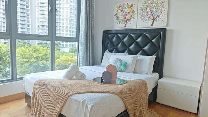 Teega Puteri Harbour Family Suites | Seaview Unit - Jurong East