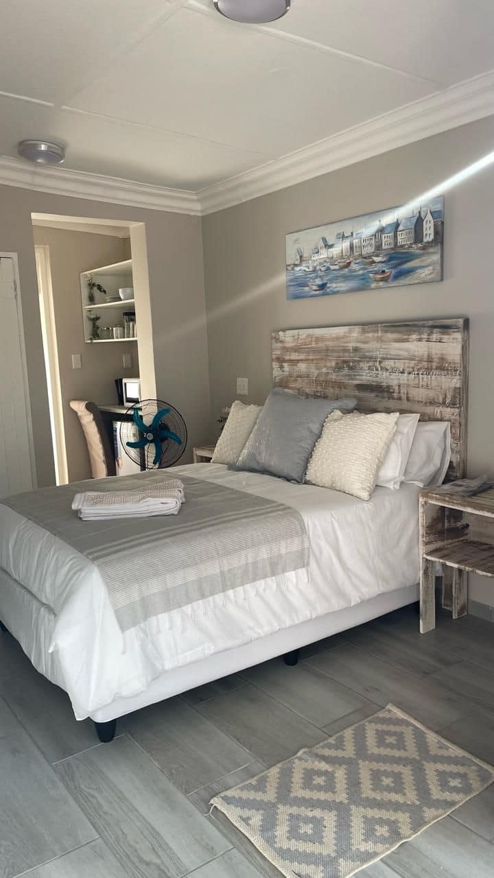 Graceland: Classic Petit - Krugersdorp