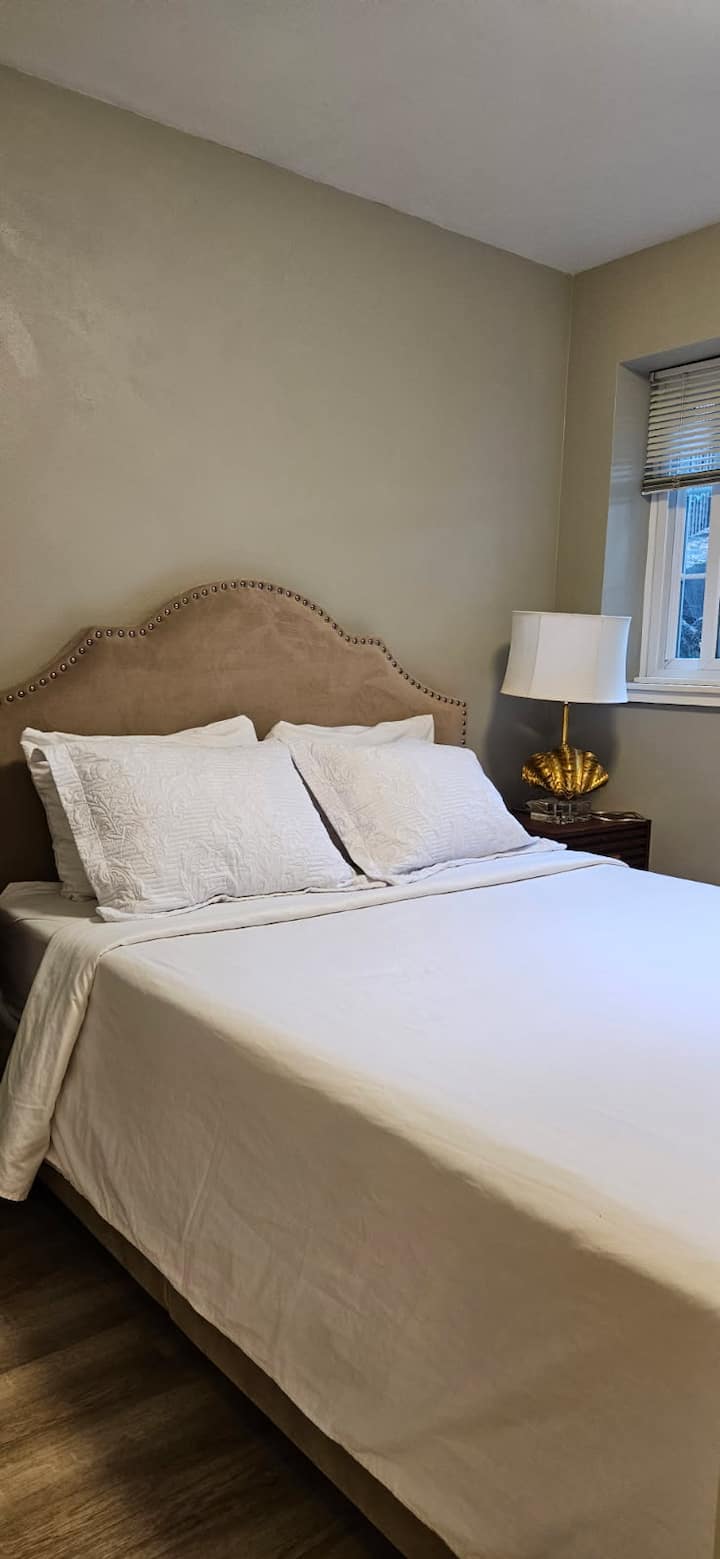 Spacious Seattle Ballard Condo – Laundry - Ballard - Seattle