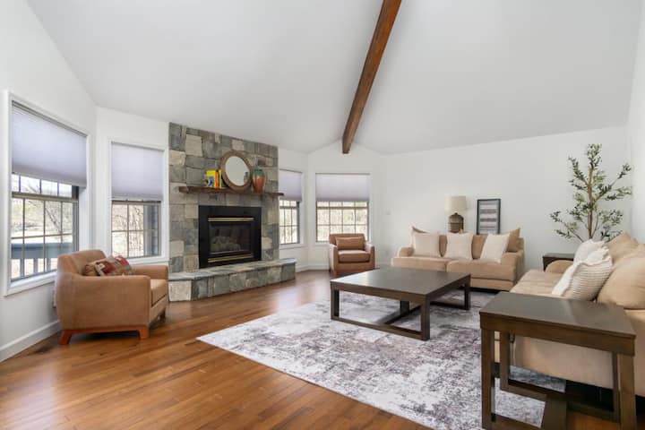 Gallery Greens - Modern 5 Br Golf Views - Lake Lure, NC