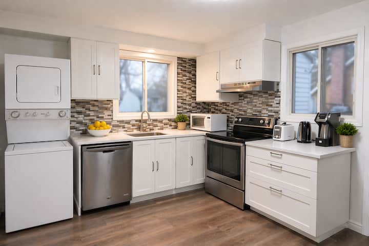 Spacious 2br Near Metro, Full Kitchen, Quiet Area - Laval