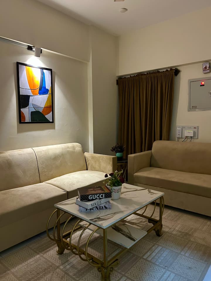 Luxe - Hi Speed Wifi 2 Br Lounge: 3 Min-airport - Karachi