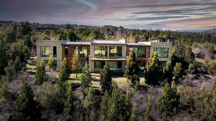 Stunning Mansión Arelauquen Golf - San Carlos de Bariloche