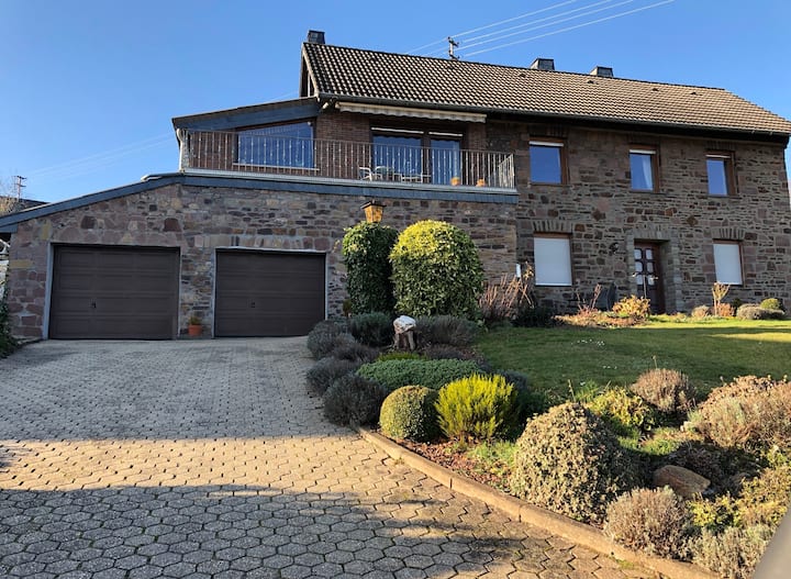 Malerisches Bruchsteinhaus Lorbach - Mechernich