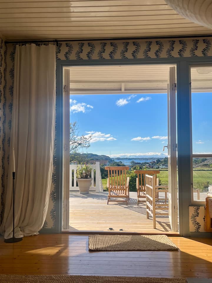 Private House With Ocean View - Grebbestad