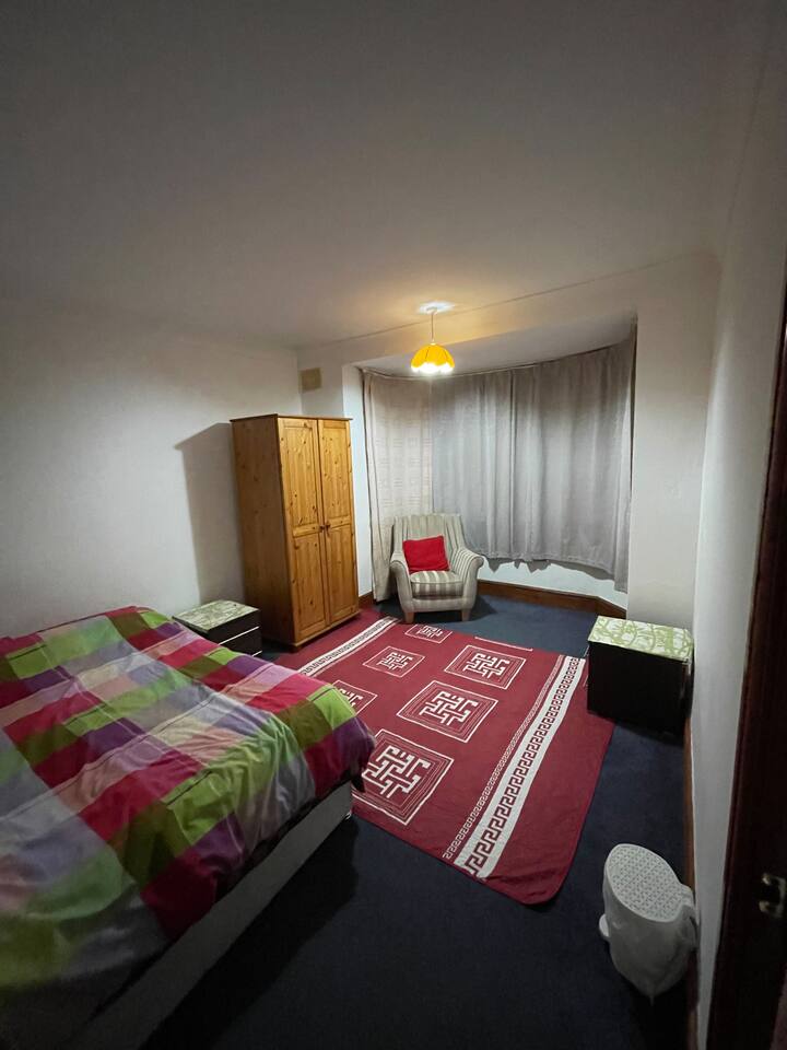 A Spacious Double Bedroom - Coventry