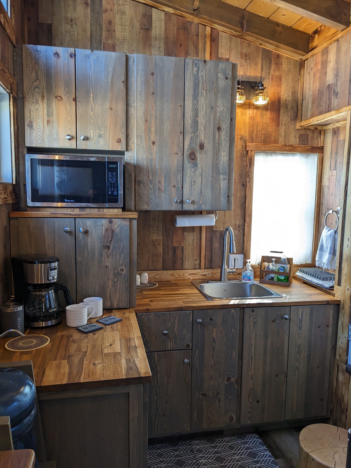 Slave Lake Vacation Rentals & Homes - Alberta, Canada | Airbnb