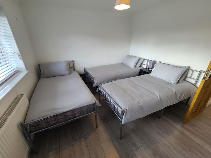 Gatwick Rooms 5 - Crawley