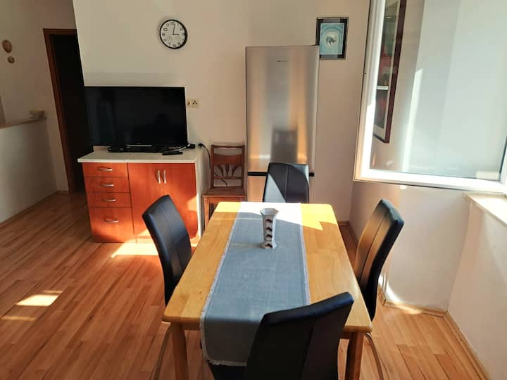 Apartment On Main Square, 200m From The Beach - Pag