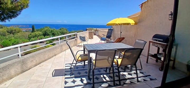 Agay : Villa De Charme Vue Mer Panoramique, Plage - Saint-Raphaël