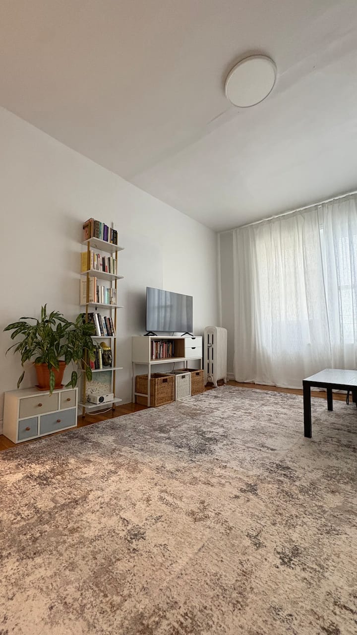 Cozy 1br In Kensington – Walk To Prospect Park - Queens, NY