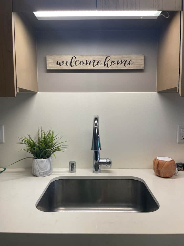Cozy 1 Bedroom In Shared Apartment (A) - Honolulu