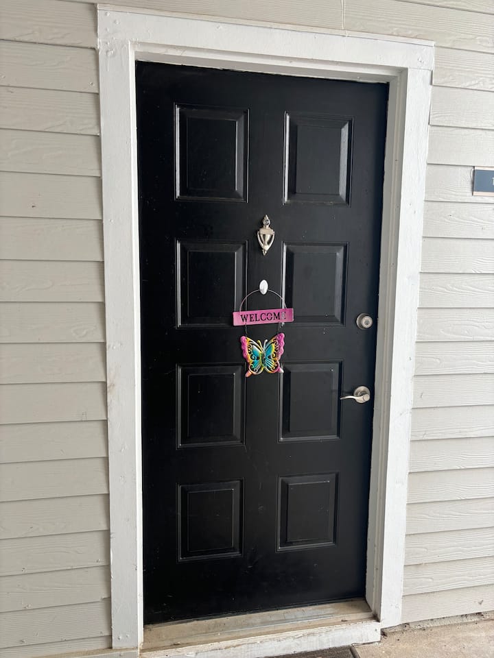 Quaint One Bedroom Flat - Marietta, GA