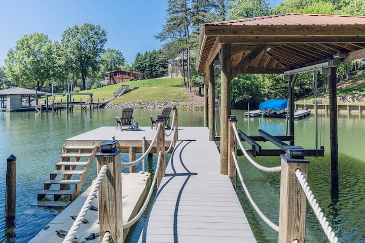 Top Water Perch | Sleeps 8, Private Dock, Firepit - Lake Norman State Park, Troutman