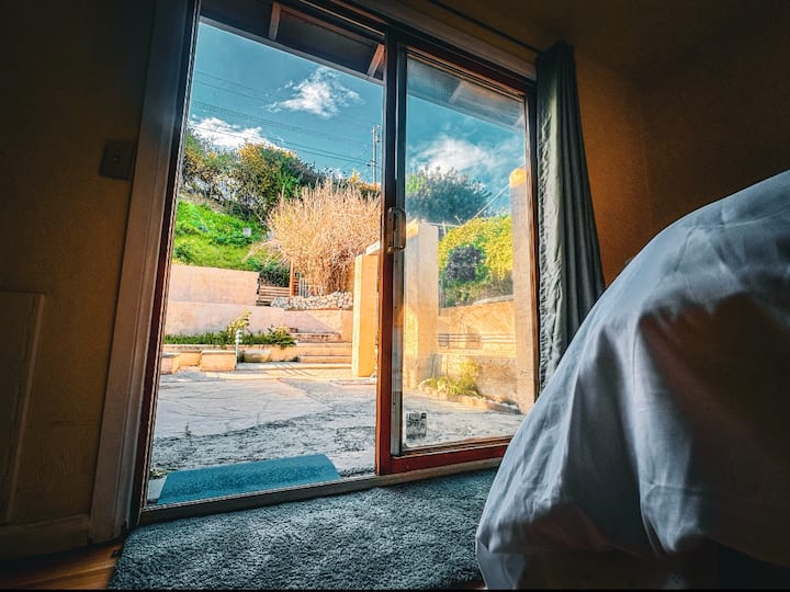 Quiet Cherry Blossom|private Bath|q Bed/ Backyard| - Baldwin Park, CA