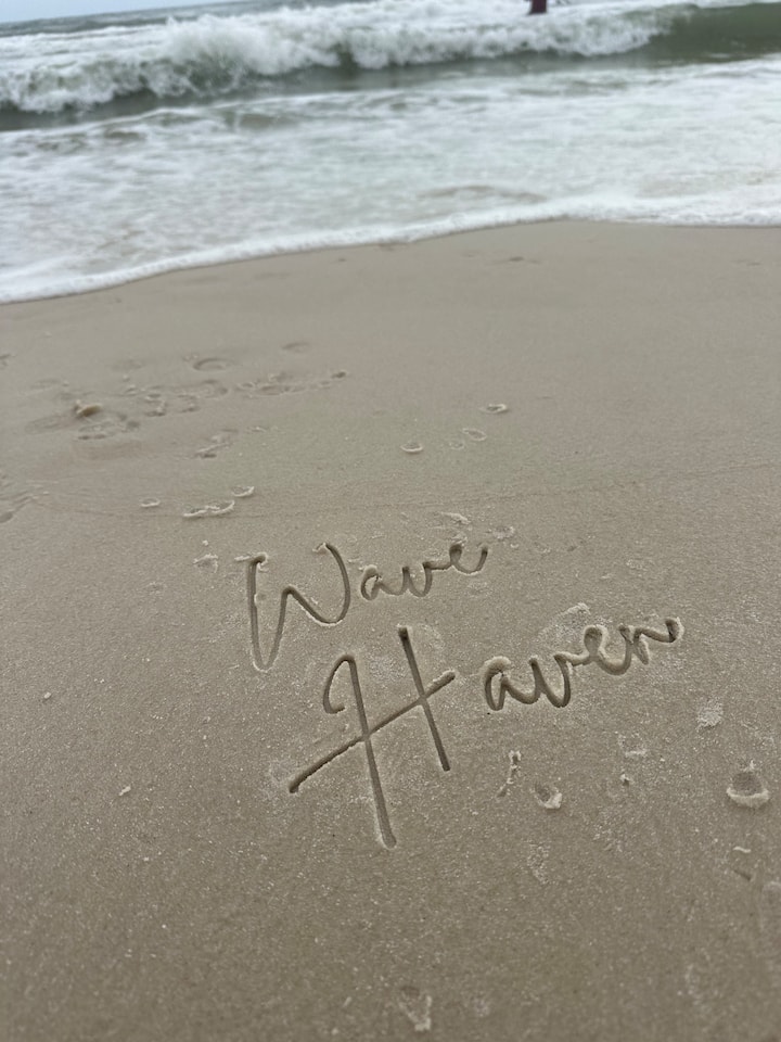 Relax At Beach Condo | King Bed | Cozy | Views - Gulf Shores, AL